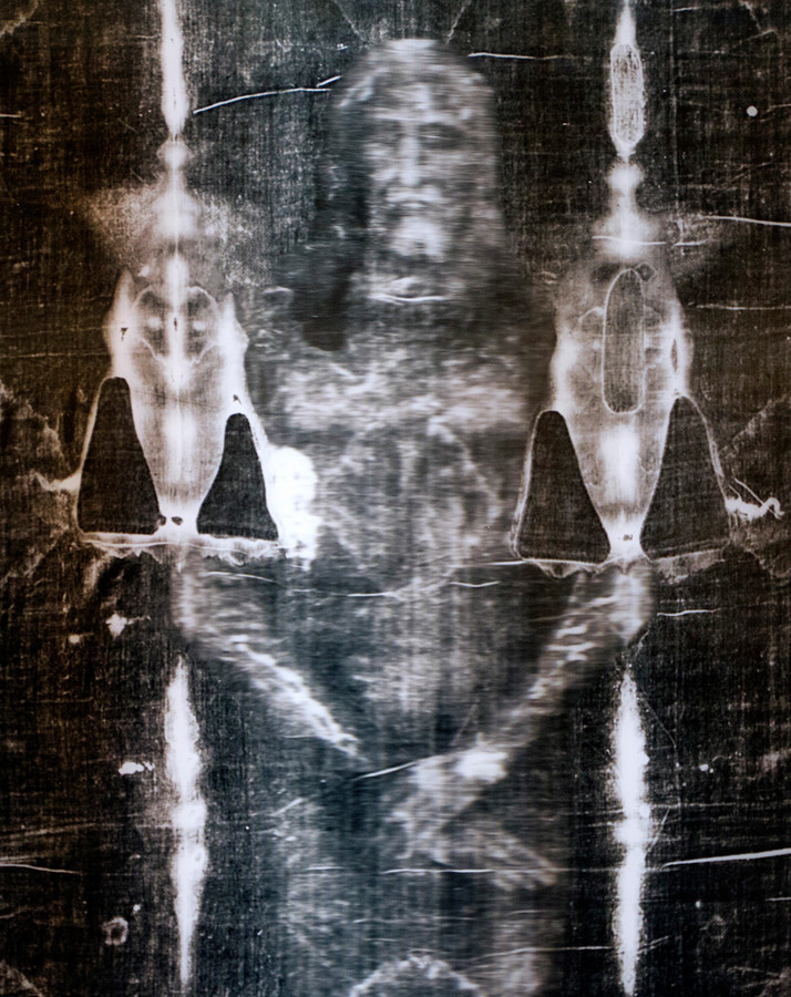 Wie is die man op dat doek in Hengelo en Borne? | Foto | AD.nl