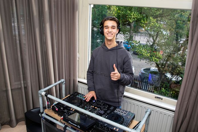 Niek woont met ouders in een groot herenhuis: ‘Tien minuten fietsen en ...