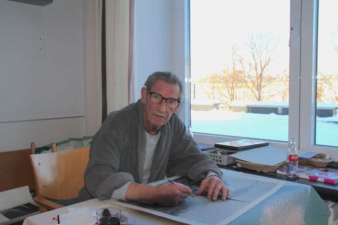 Ongeneeslijk zieke kunstenaar Luc (69) blijft tekenen... en exposeert ... Ongeneeslijk zieke kunstenaar Luc (69) blijft tekenen... en exposeert ...