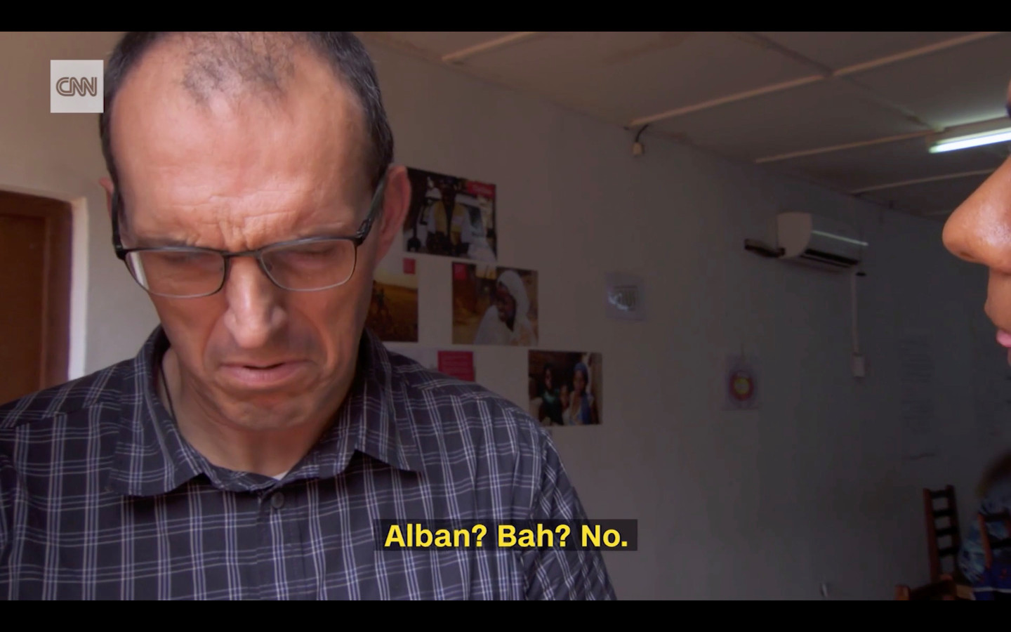 “Hij ‘legde mijn deken goed’. Met zijn hand in mijn broek”: pedopater ...