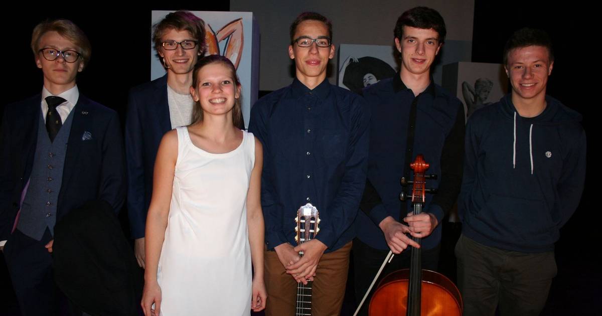 Academie reikt diploma's uit | Tienen | hln.be