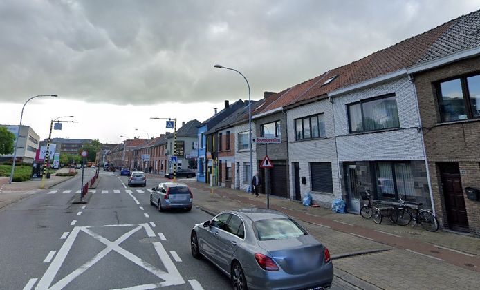 Kortsluiting tijdens frietjes bakken: oververhitte lamp veroorzaakt ...