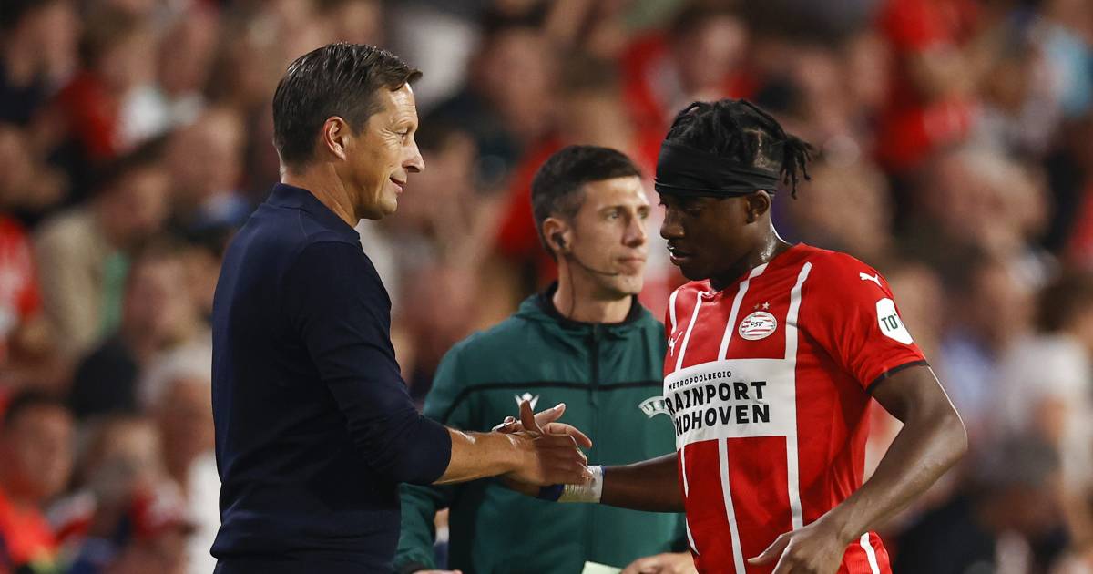 Roger Schmidt bedankt Donyell Malen en Pablo Rosario: ‘Ze hebben ons ...