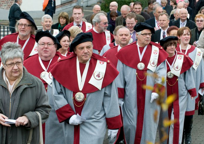 Confrérie Nonkels en Tantes van Valeir is 25 jaar actief: “Op een ...