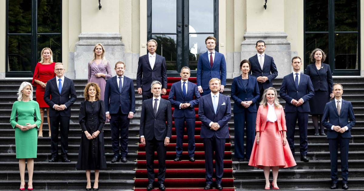 Nieuwe Nederlandse regering officieel van start na eedaflegging bij ...
