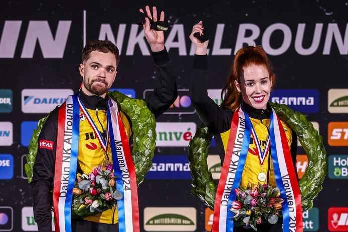Chris Huizinga nieuwe Nederlands kampioen allround, Antoinette Rijpma-De Jong prolongeert titel ...