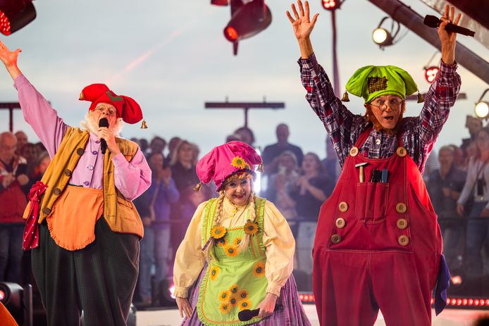 Hier komt de kabouterdans: student Kick-Off zet Kabouter Plop op de ...