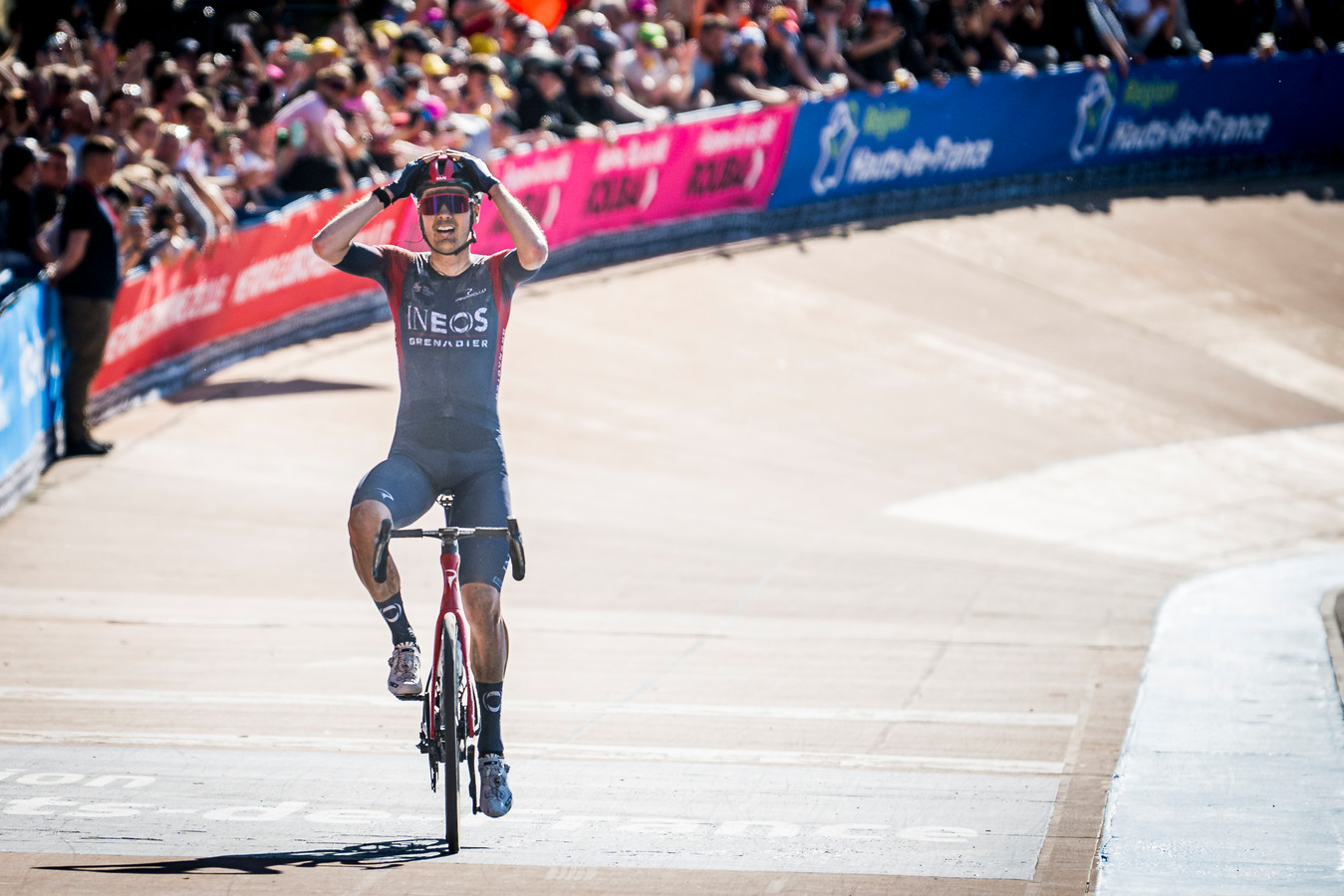 Dylan van Baarle voelt hoe druk richting Omloop opgebouwd wordt: ‘Ik ...