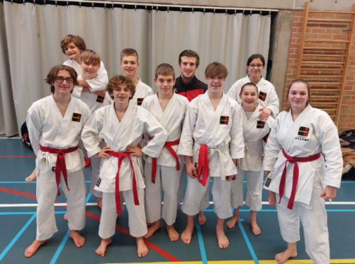 Karate-team Kazoku behaalt 20 podiumplaatsen op Oost-Vlaams ...