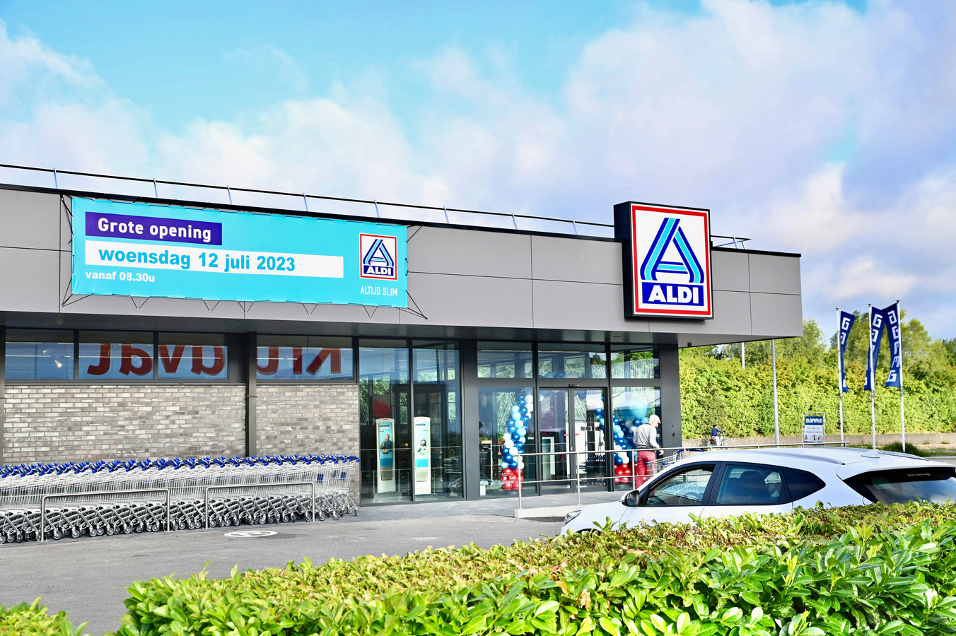 Aldi na zes maanden renovatiewerken terug open: “Groter, nieuwer en meer duurzame winkel” | Foto ...