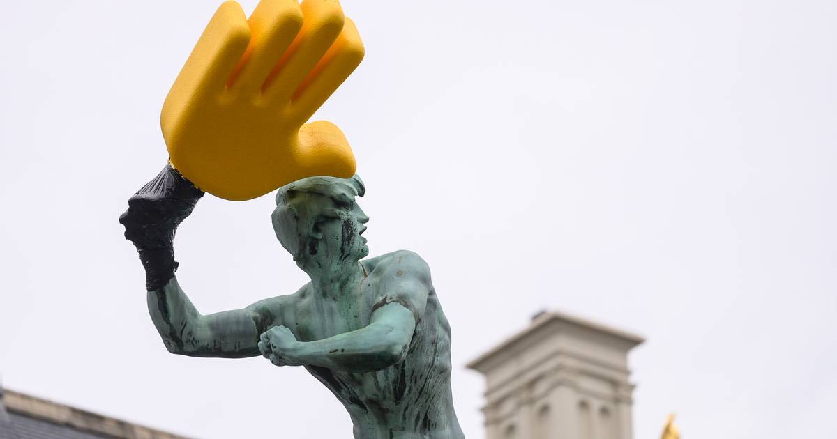 Gele hand van Brabo kondigt bouw van tijdelijke snelweg in Merksem aan ...
