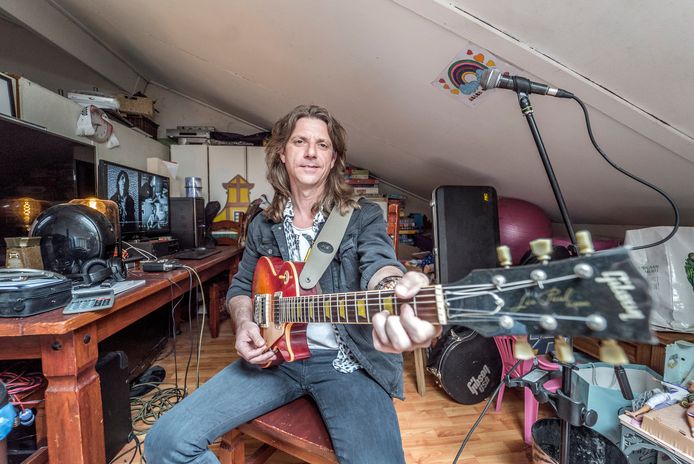 Zoetermeerse David Bowie cover is internethit: Is dit de doorbraak van ...