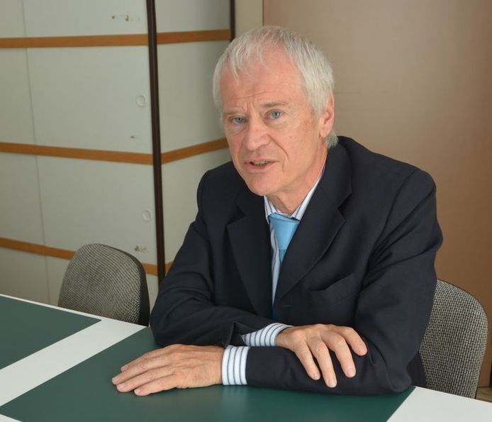 Dokter Jan Carlier, stichter van Vertrouwenscentrum Kindermishandeling ...