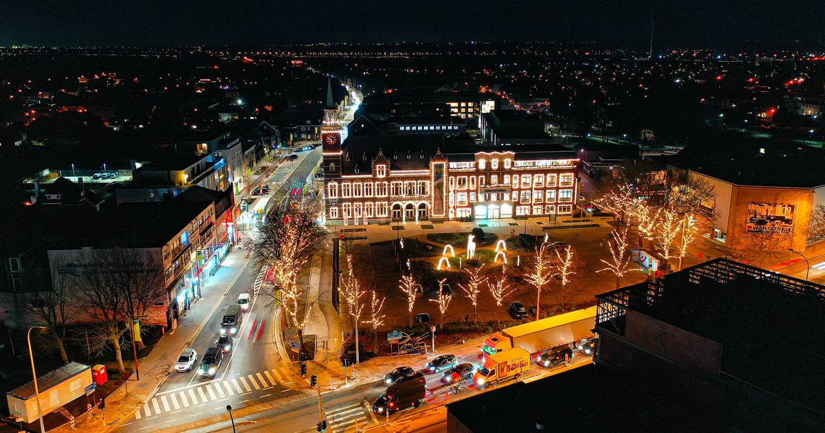 “Geen kerstverlichting meer aan gemeentehuis”: Resem energiebesparende ...