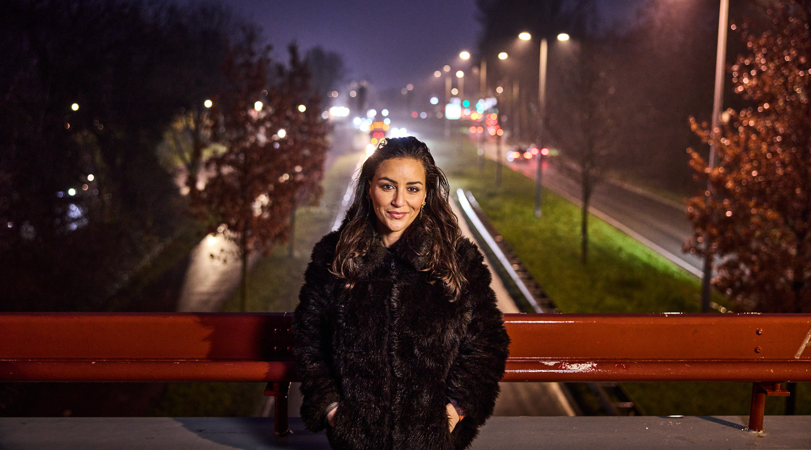 Mahasin (40) brak met gezinsleven, sliep in garagebox en maakt nu ...