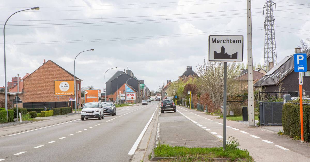 Verkeerslichten kruispunt Wolvertemsesteenweg en Linthoutstraat in ...