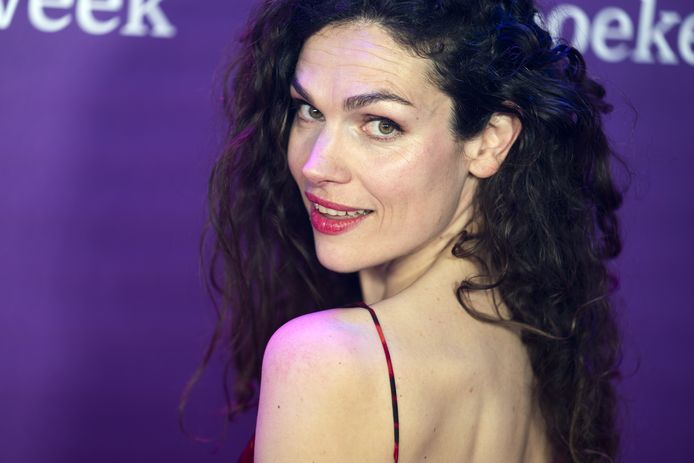 Anna Drijver en Maarten Heijmans in Nicci French-verfilming | Show ...