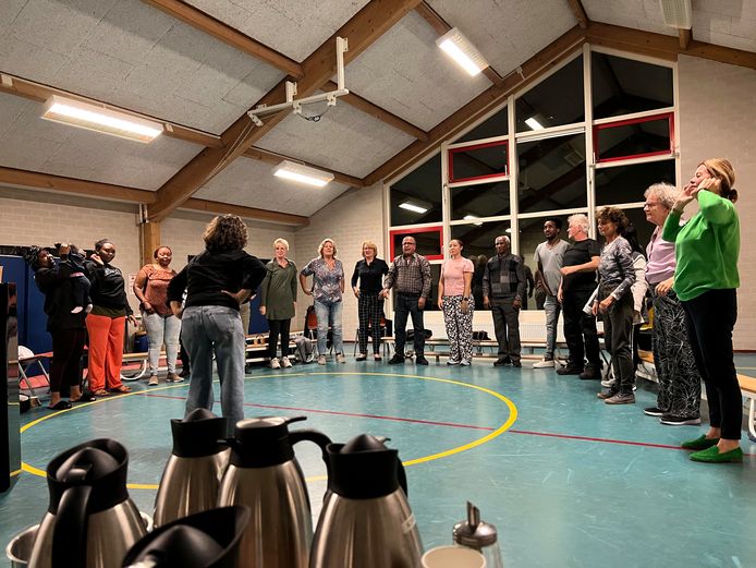 Multicultureel koor Doenja gaat van start in Epe en Wapenveld | Epe | AD.nl