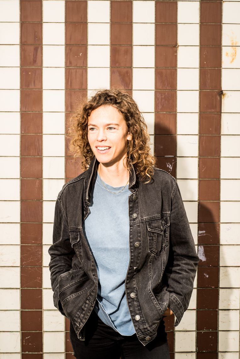 Nina Polak over haar roman ‘Buitenleven’: ‘De leegte van het platteland ...