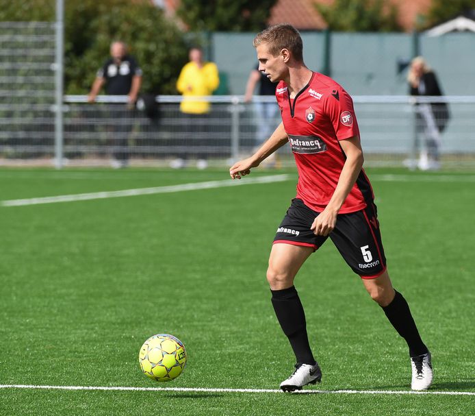 Rens Verhooghe en Winkel Sport openen seizoen met nederlaag: “Toch met ...