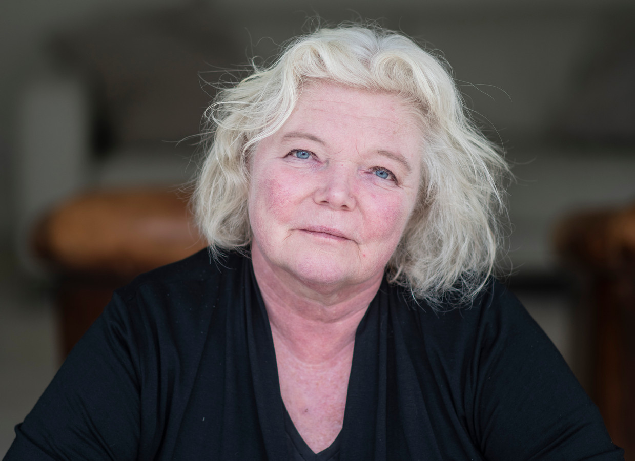 ‘Mijn gebrek is mijn eerlijkheid’, staat op haar rouwkaart: journalist ... ‘Mijn gebrek is mijn eerlijkheid’, staat op haar rouwkaart: journalist ...
