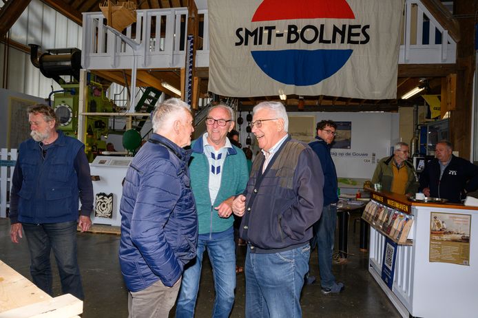 Oud-collega's scheepsmotorenbouwer Smit-Bolnes halen herinneringen op ...