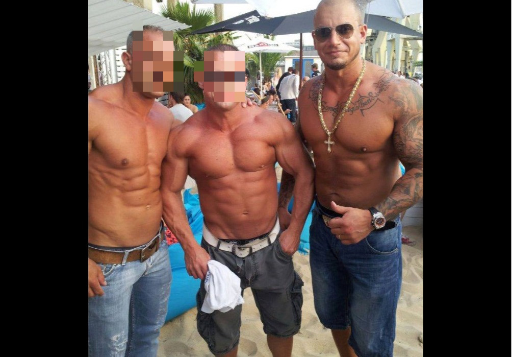 DRUGSBARONNEN. Snelle wagens, knappe vrouwen en 1,9 miljoen volgers op ...