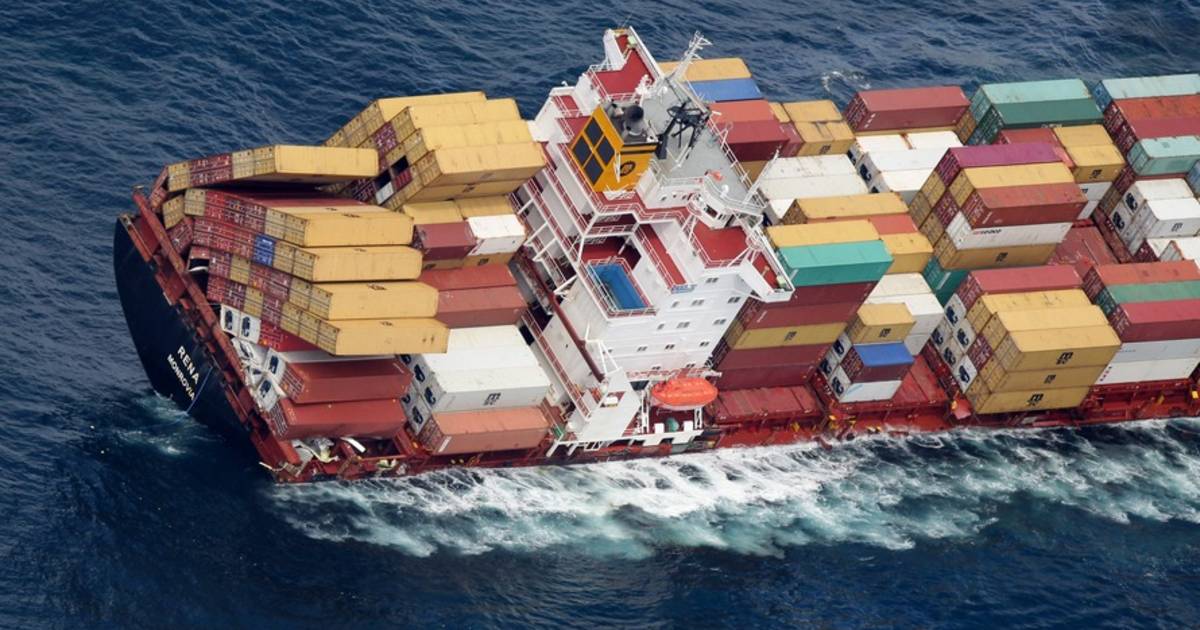 Berging containerschip in Nieuw-Zeeland uitgesteld | Milieu | hln.be