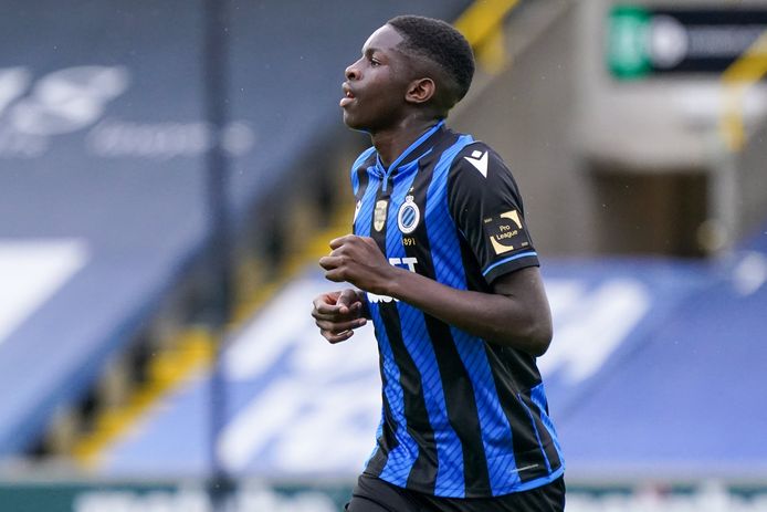 Geslaagd debuut voor 16-jarige Noah Mbamba: “Aan de bal is hij ...