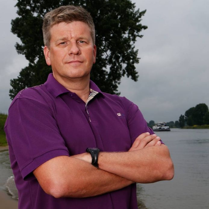 Milko van Gool in 10.34 uur over Noordkanaal | Oss | bd.nl