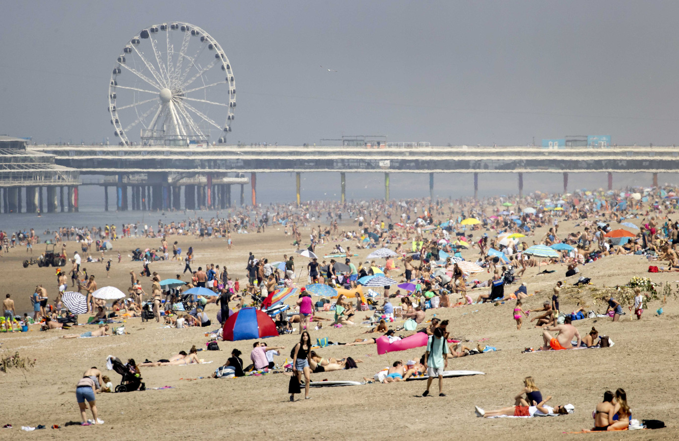 Zomers pinksterweekend op komst, weer drukte op stranden en in parken ...
