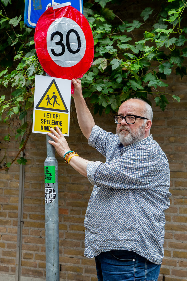 Racende auto’s in de Priemstraat, bewoners zijn het zat en komen in ...