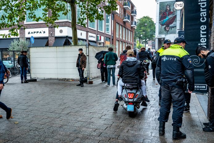 Drie aanhoudingen en steekwapens rond herdenking voor doodgestoken ...