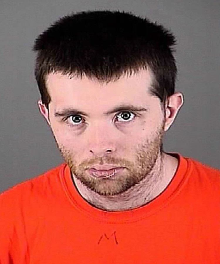 Ze vermoordde haar moeder die haar jarenlang doodziek en kreupel maakte ...