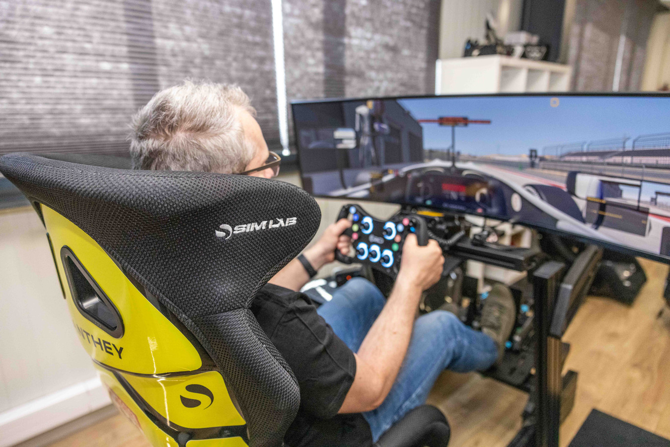 Richard uit Tholen gaat de wereld over met zijn cockpits voor ...