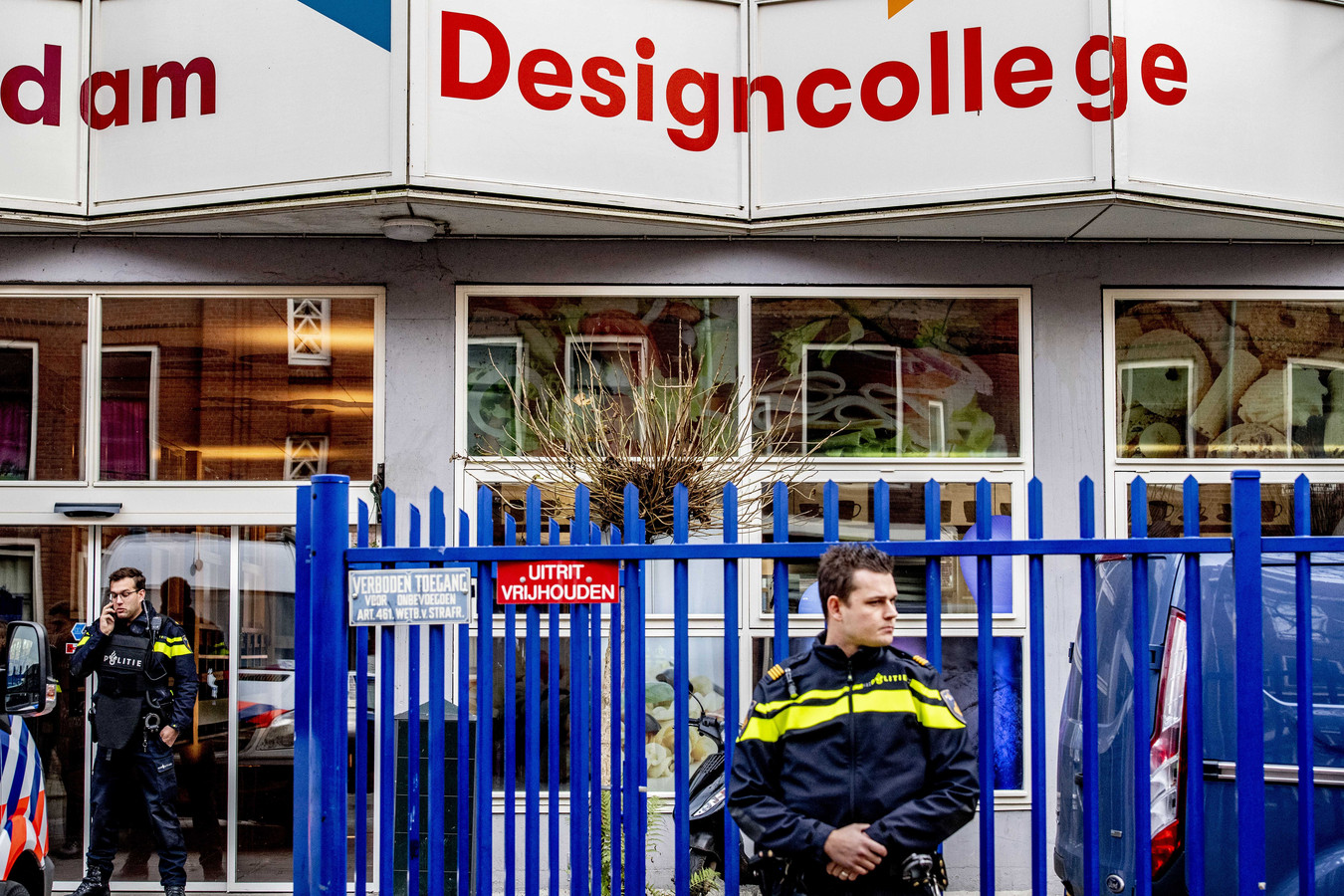 Rotterdamse school weer open na fatale schietpartij | Foto | hln.be