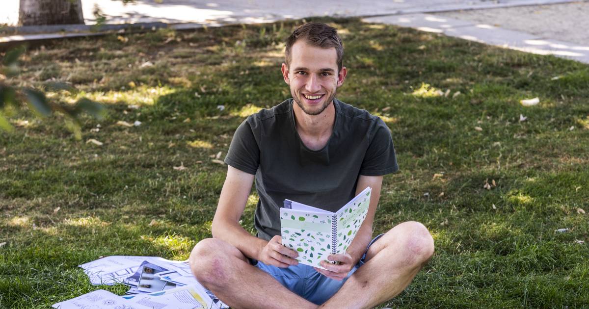 Wat te doen met duizenden cultuurposters die door Utrecht hingen? Léon ...