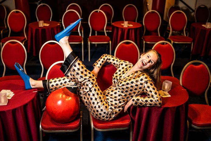 Cabaretier Femke maakt zich los van LOS en gaat solo: ‘Vergeet ik de ...