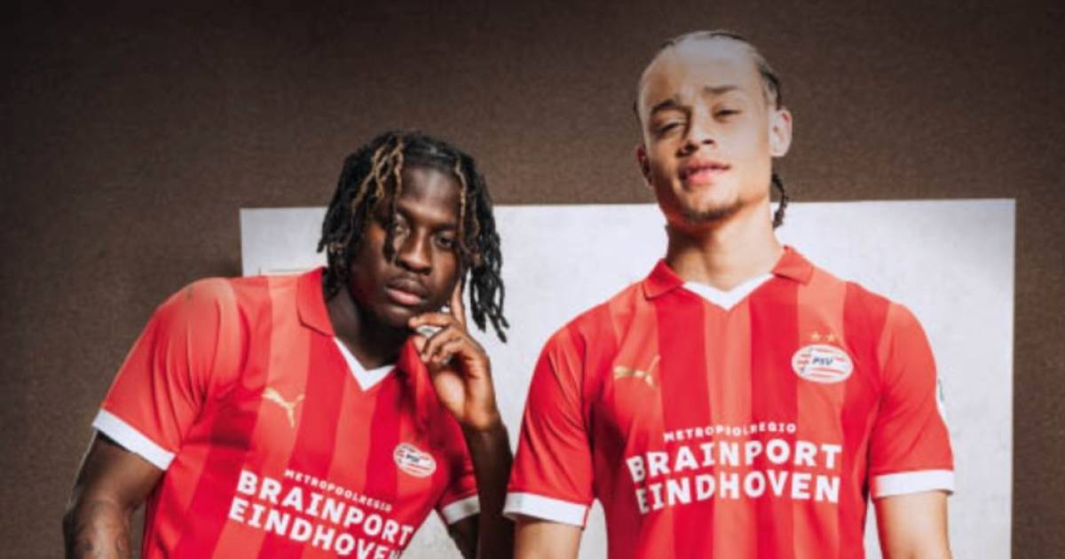 PSV presenteert het nieuwe thuisshirt voor het komende seizoen ...