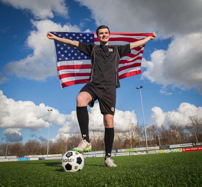 Spits Simon (20) hoopt na mislukt seizoen nog altijd te slagen in ...