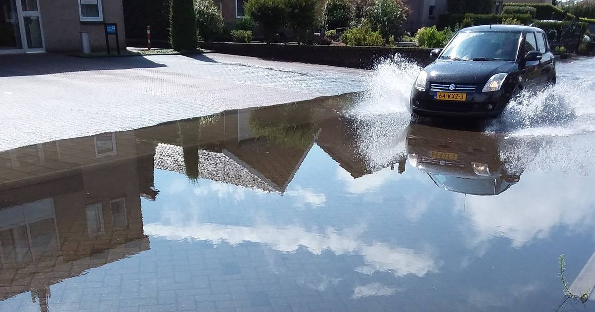 Zware buien treffen vooral oosten van het land, straten blank in Twente ...