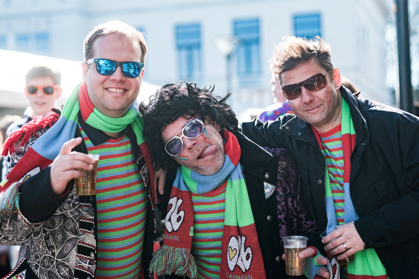 Zon, bier en muziek: Zevenaar geniet van carnaval als vanouds | Foto ...
