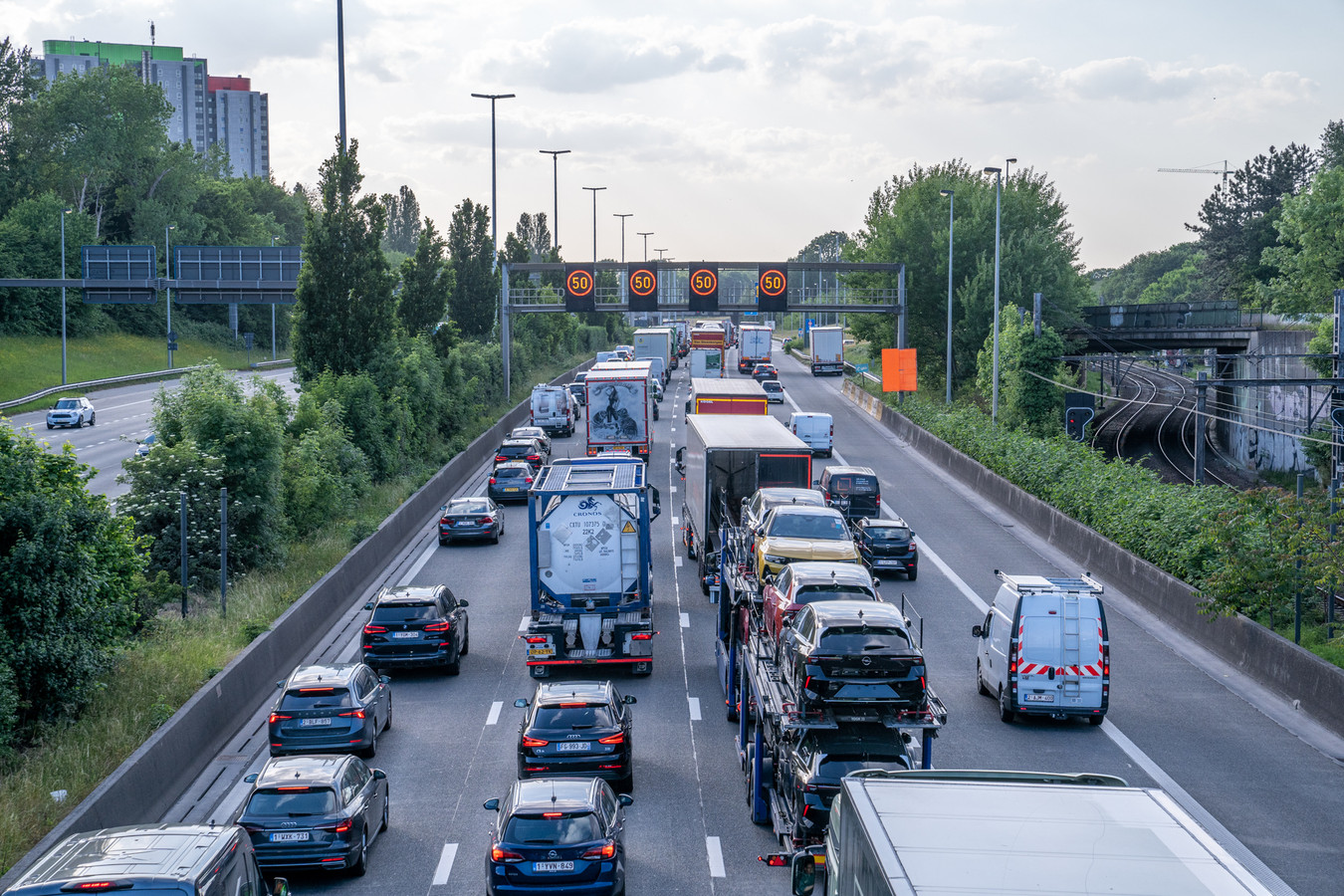 Verkeershinder door ongeval op Antwerpse Ring ter hoogte van Antwerpen ... Verkeershinder door ongeval op Antwerpse Ring ter hoogte van Antwerpen ...