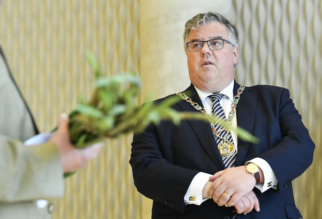 Wie is Hubert Bruls, spil in het coronabeleid? ‘Hij lijkt joviaal, maar ...