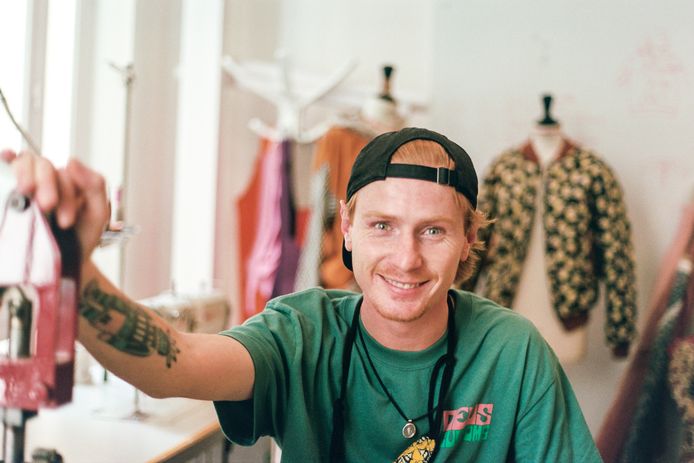 Enschedeër Bas Timmer heeft een primeur met Sheltersuit: een modeshow met leftovers op de ...