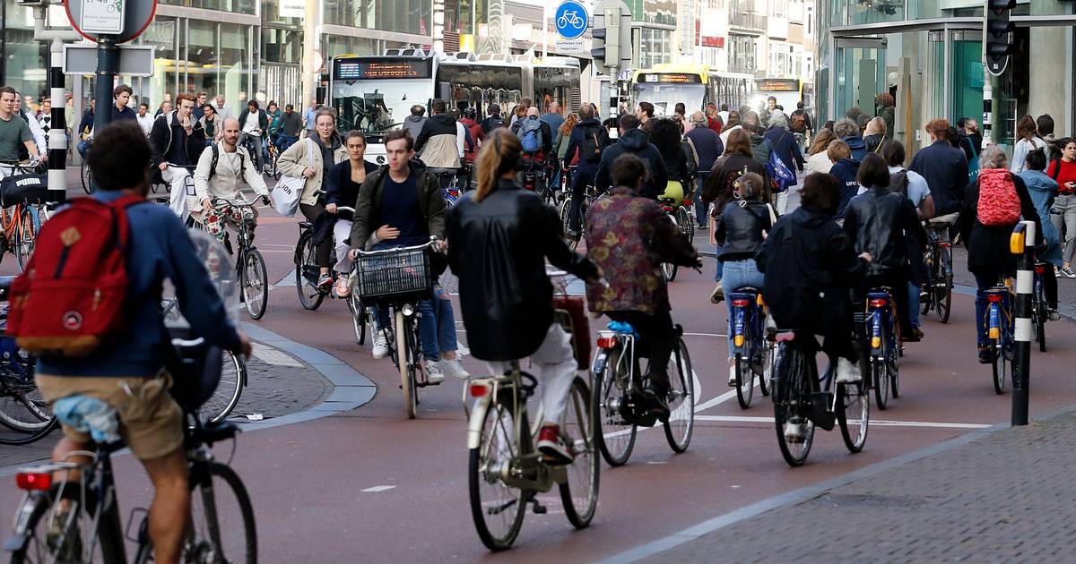 Fietsen door fietsstad Utrecht kan gevaarlijke onderneming zijn: ‘Moet ...