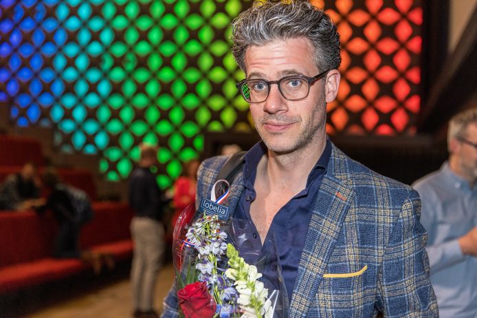 Erik Dijkstra onderzoekt geschiedenis van gestolen kunst | Show | AD.nl