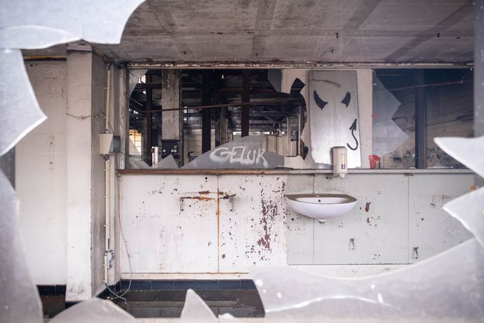 Afbraak Inofer van start: eerste bewoners en werknemers MALT nemen eind ...