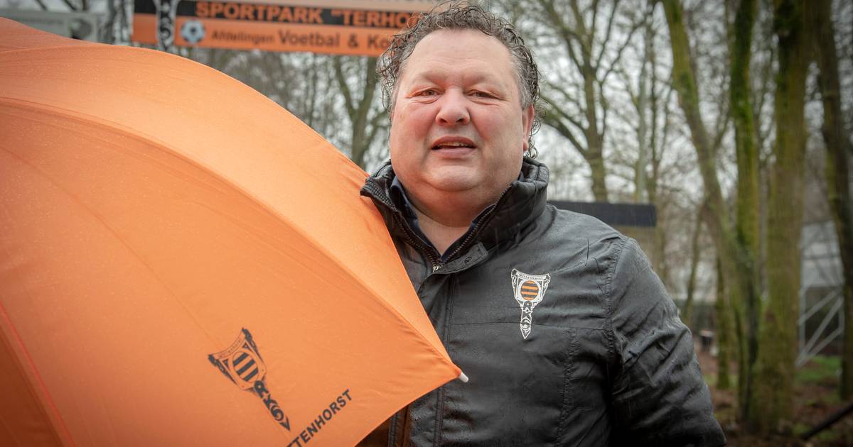 Voetbaltrainer Ton Kosterman jubileert en eert zijn vader op grote ...