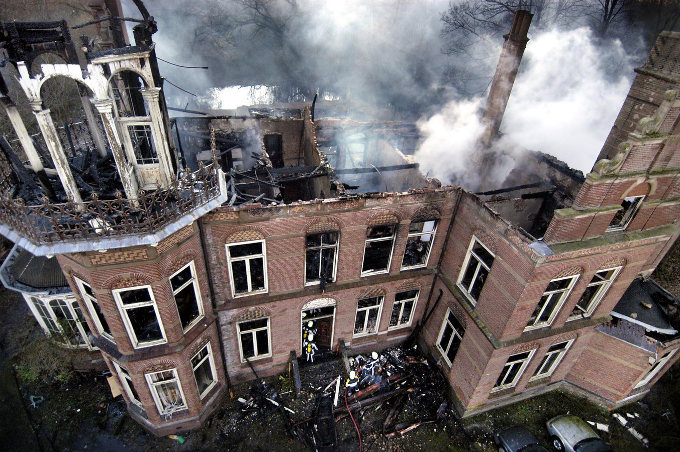 Zionsburg Vught wordt in oude stijl herbouwd, verwaarloosde ...